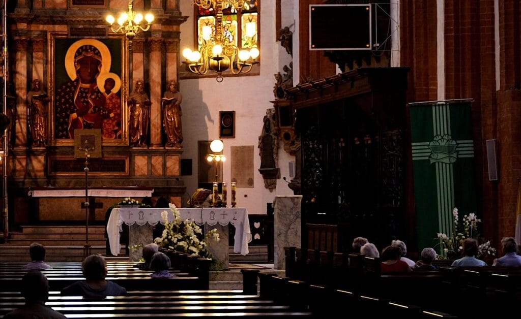 Saint Kateri Tekakwitha: First Native American Saint and Model of ...