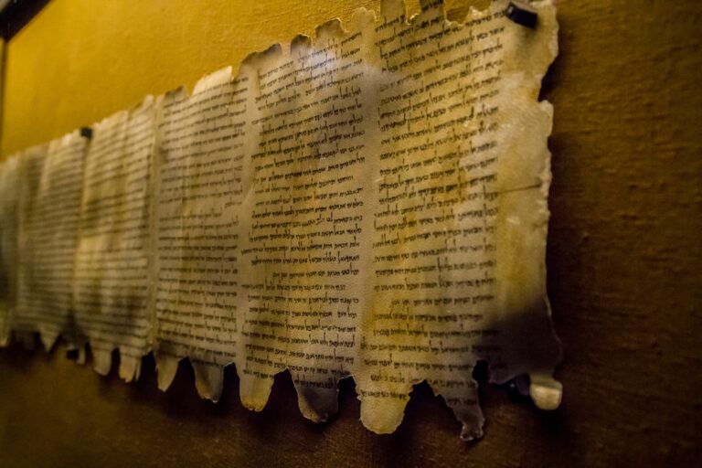 The Dead Sea Scrolls and Qumran: Unveiling the Roots of Jewish and ...