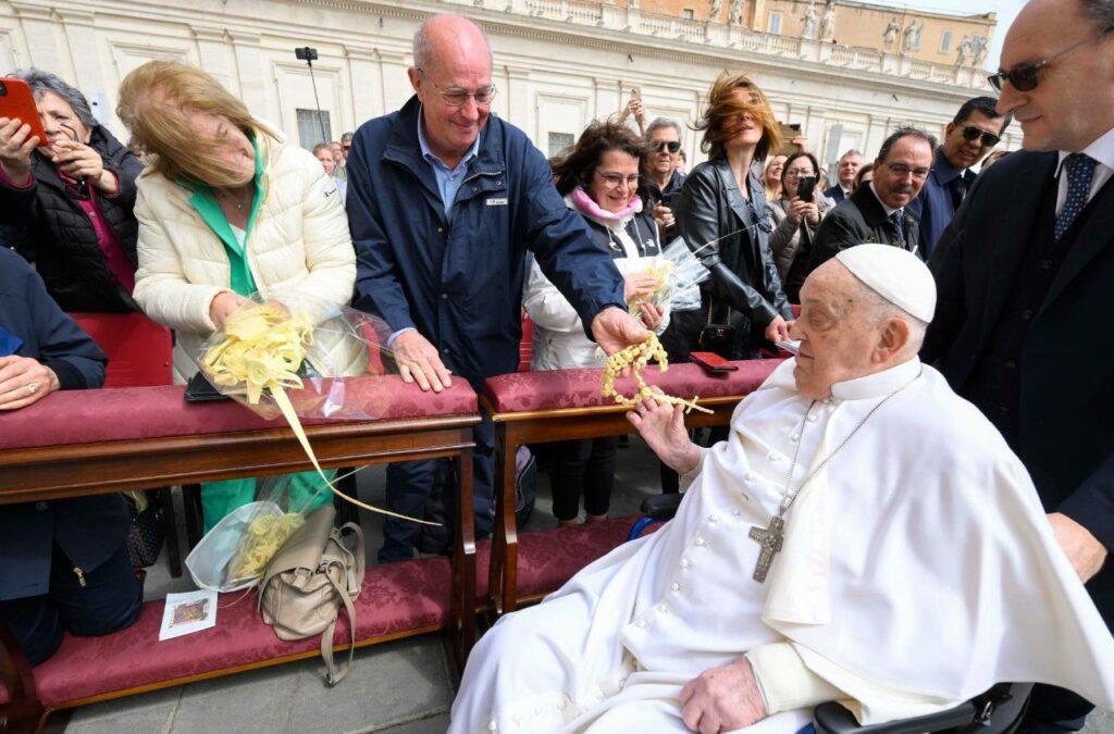 Pope Francis Greets Pilgrims in St. Peter’s Square on Palm Sunday ...