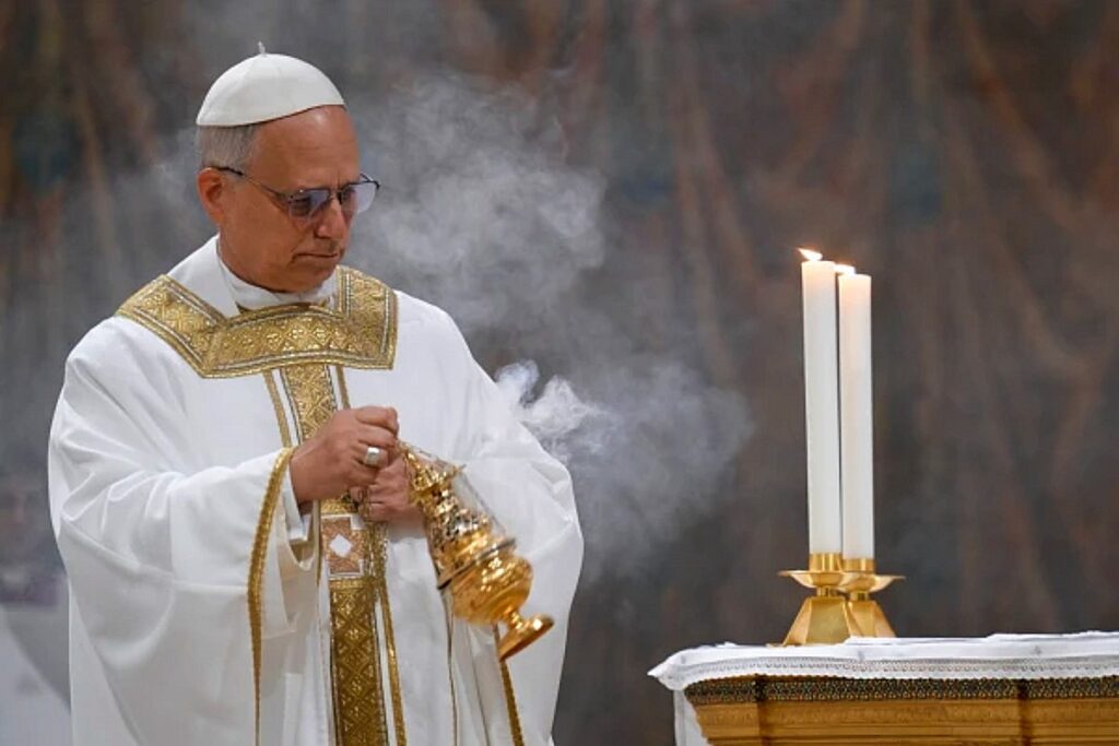 Pope Leo XIV Calls for Faithful Witness in First Mass – Catholic Online ...