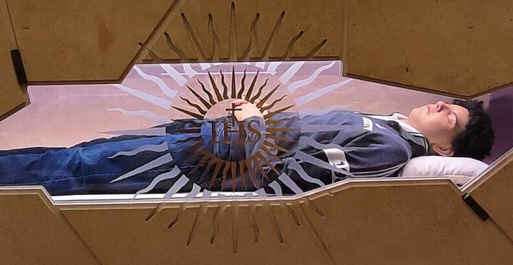 Over 620,000 Pilgrims Visit St. Carlo Acutis’ Tomb in 2025 – Catholic ...