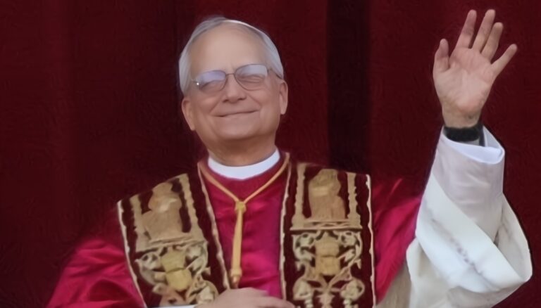 Massive Pope Leo XIV Statue Unveiled in Chiclayo as Peru Honors Its ...