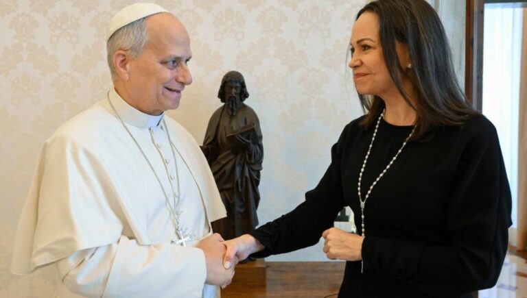 Pope Leo XIV Meets Venezuelan Nobel Peace Prize Winner Maria Corina ...