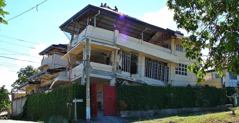 Deadly Earthquake Rocks Philippines as Death Toll Rises and Communities ...